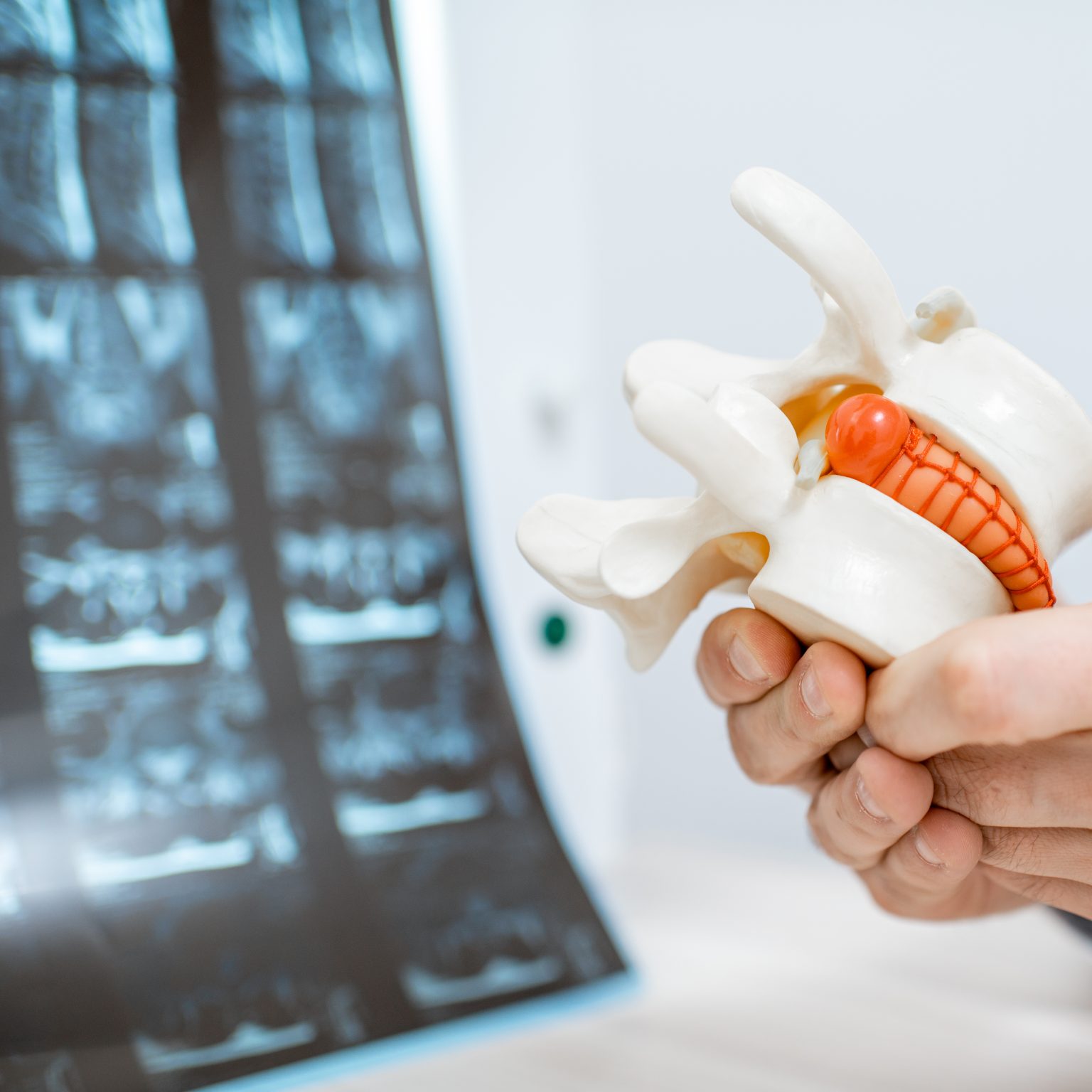 Neck, arm and shoulder blade pain | TAGMED Clinic